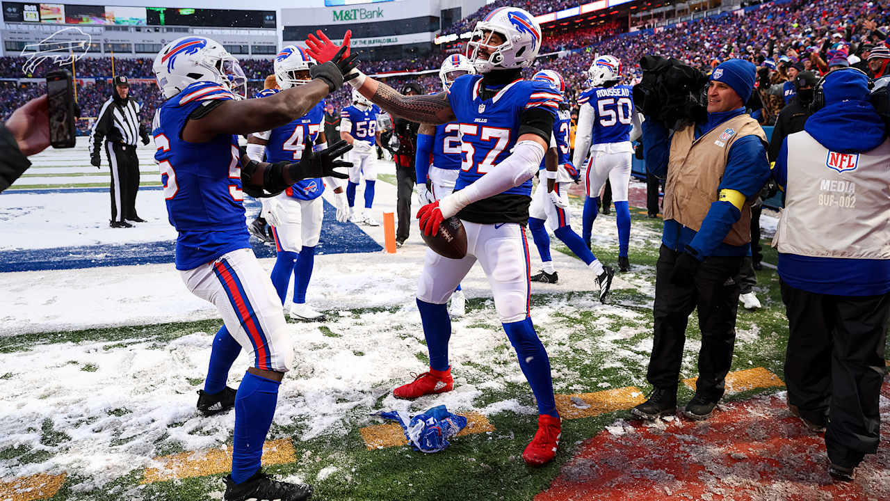 A.J. Epenesa intercepts the Joe Burrow pass! | Bills vs. Bengals Highlights
