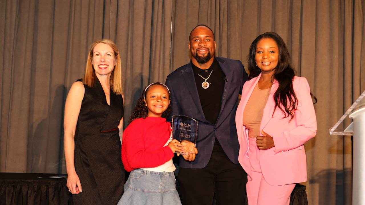 Bills RB Ray Davis honored with 2025 Advocacy Award for Mental Health ...