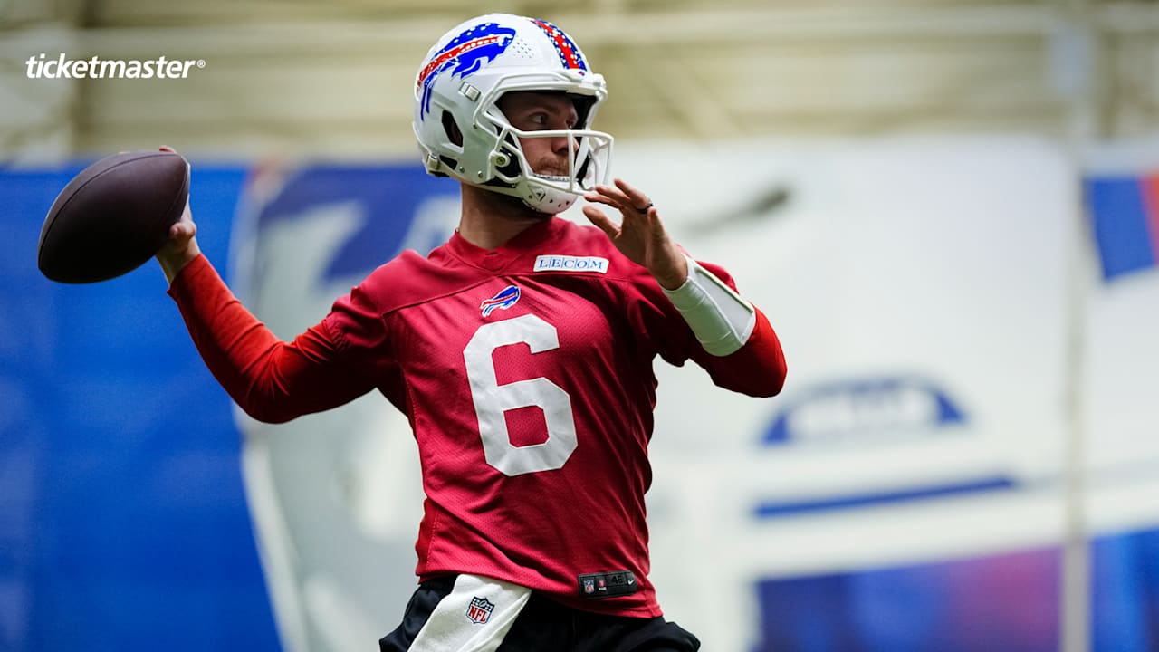 Bills sign QB Shane Buechele and WR Jalen Virgil to one-year deals