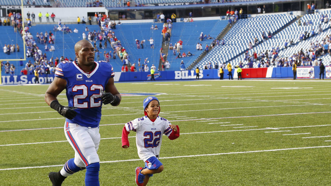 Former Bills mentoring their sons on the football field