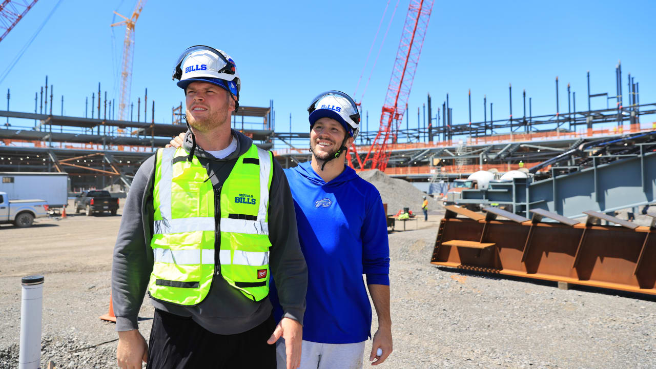 Best behind-the-scenes photos from the 2024 Bills Schedule Release ...
