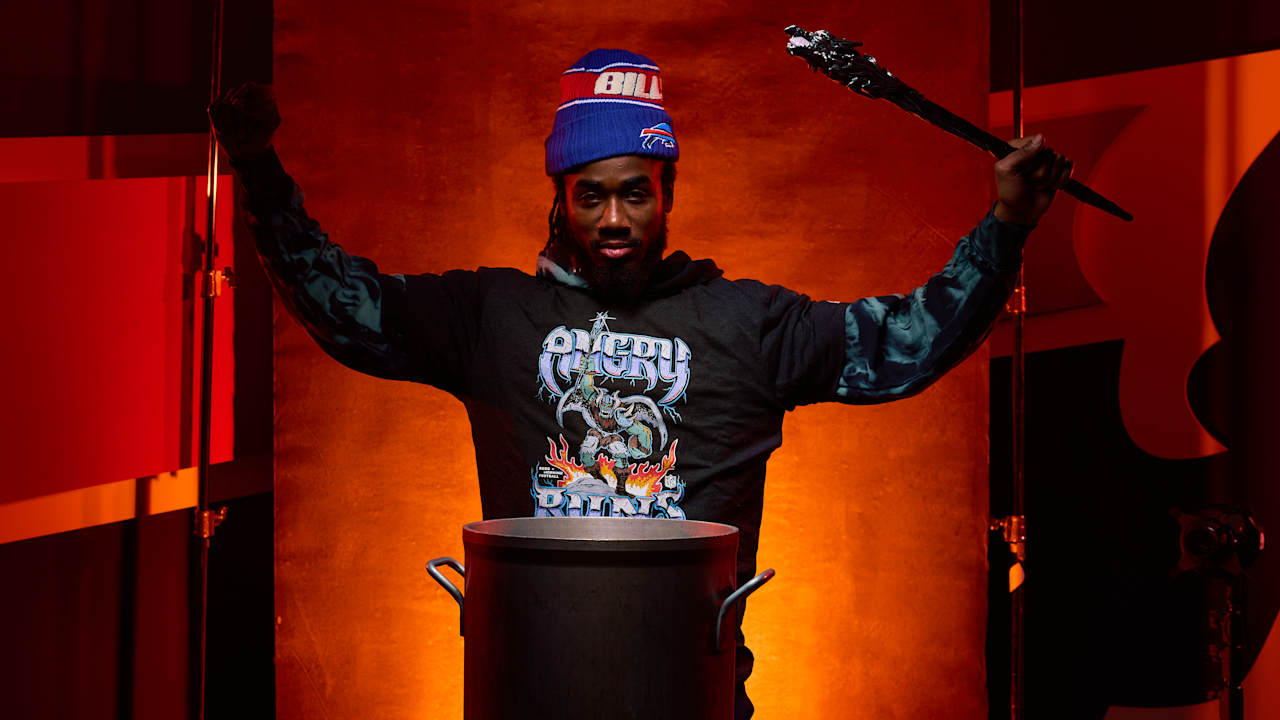 Photos | Celebrating James Cook's Week 10 Angry Runs Award