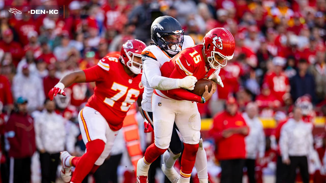 OLB Nik Bonitto records Broncos' fourth sack of the day | Broncos at Chiefs