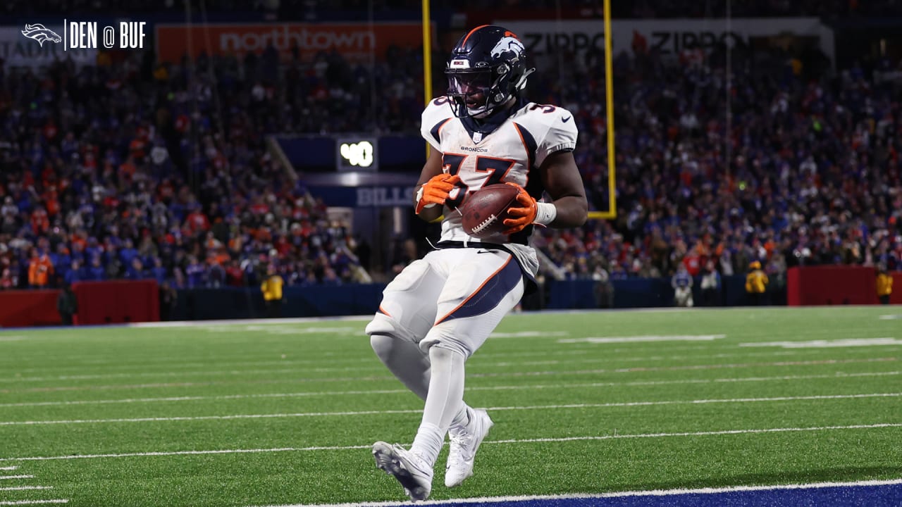 RB Javonte Williams secures a 3-yard touchdown catch to take the lead ...