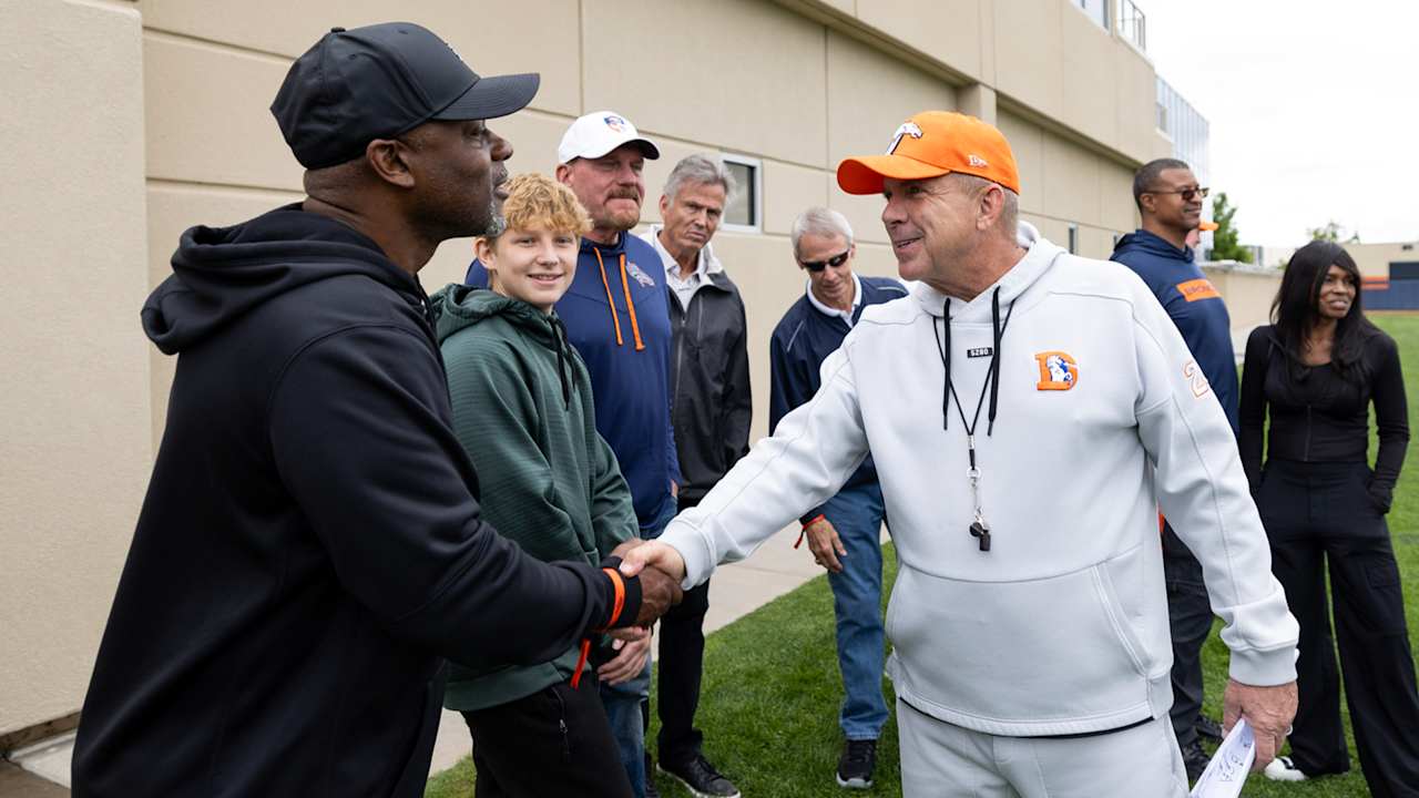 Photos: Broncos welcome alumni for 2025 OTA practice viewing