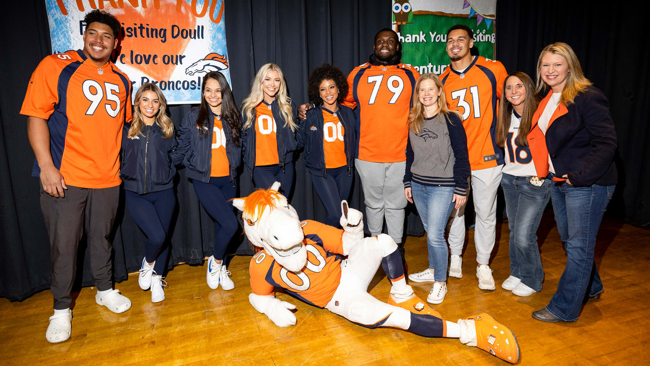 Broncos, Centura Health team up to celebrate Thanksgiving at Doull ...