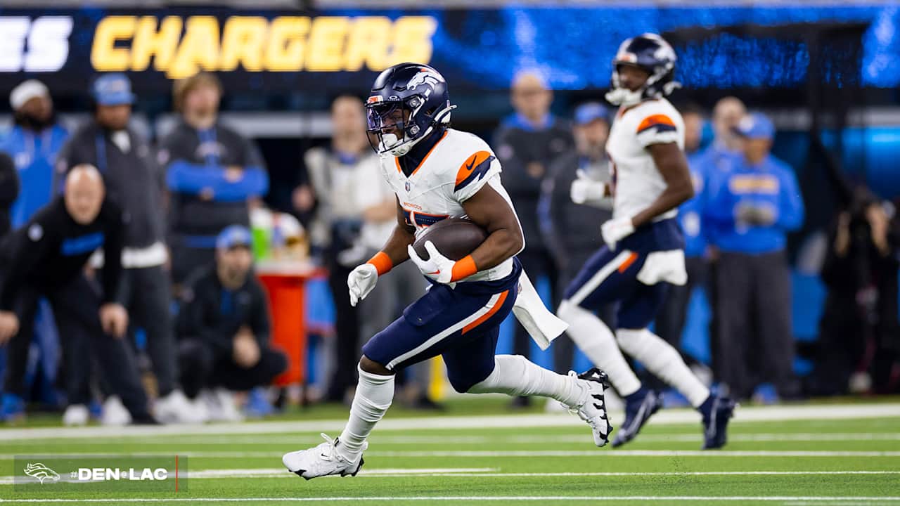 RB Javonte Williams rushes for 15-yard gain | Broncos at Chargers