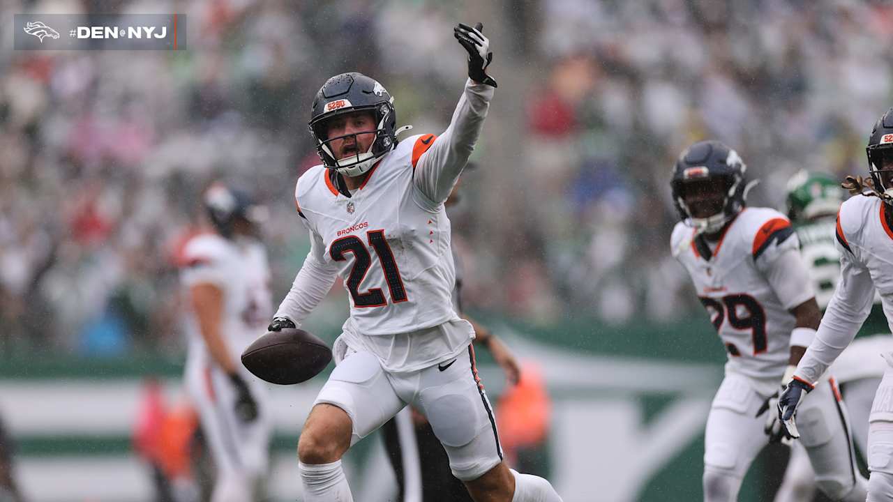 S Brandon Jones forces fumble, CB Riley Moss recovers | Broncos at Jets