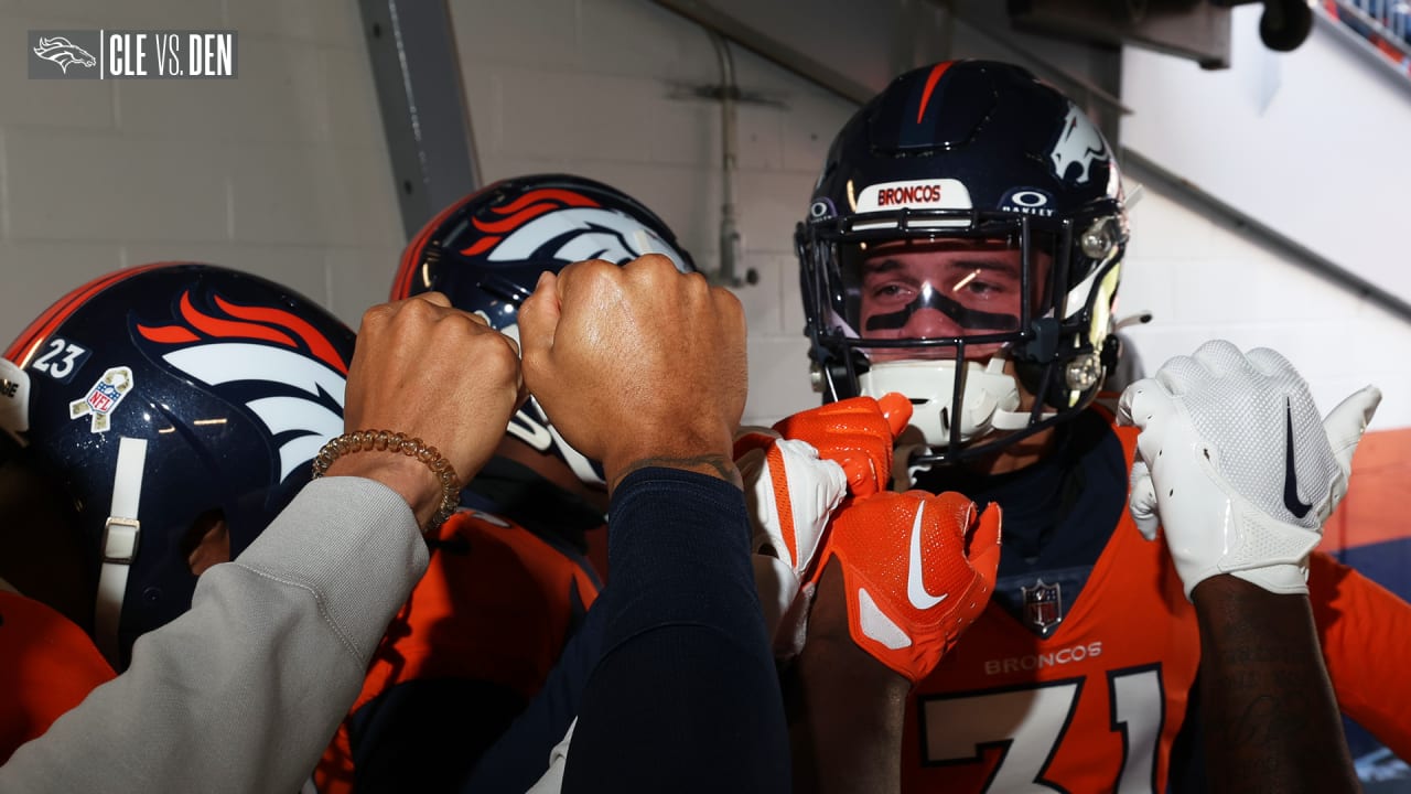 Pregame photos: Broncos arrive and prepare for Week 12 game vs. Browns