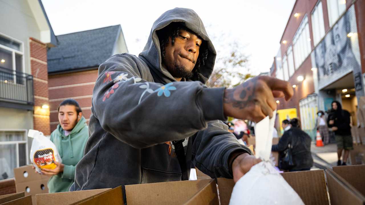 Photos: Nik Bonitto joins Broncos teammates, Food Bank of the Rockies ...
