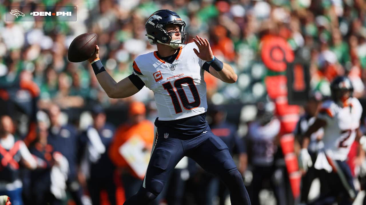 QB Bo Nix hits WR Troy Franklin down the sidelines for a 20-yard gain ...
