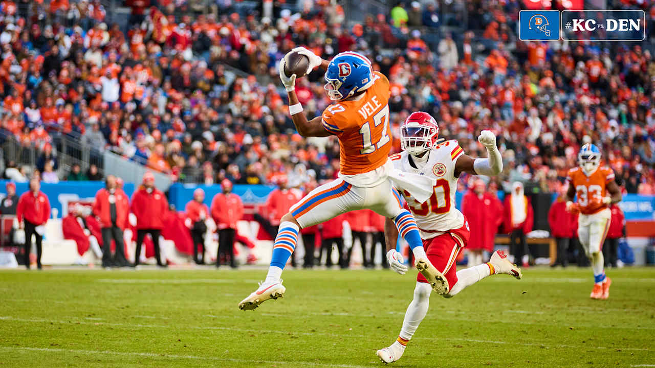 QB Bo Nix launches 32-yard pass to WR Devaughn Vele | Broncos vs. Chiefs