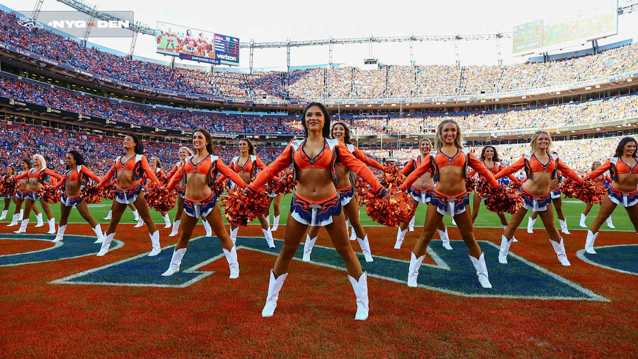 Denver Broncos Cheerleaders game gallery: Week 7 vs. the Giants