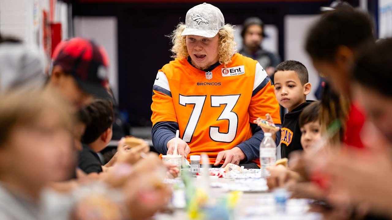 Photos: Broncos host Thanksgiving cookie decorating and art event at ...