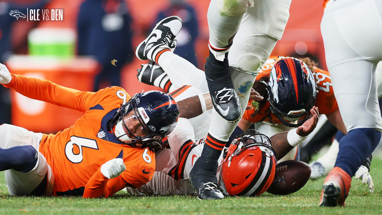S P.J. Locke's strip-sack gives Denver its third takeaway | Broncos vs ... S P.J. Locke's strip-sack gives Denver its third takeaway | Broncos vs ...