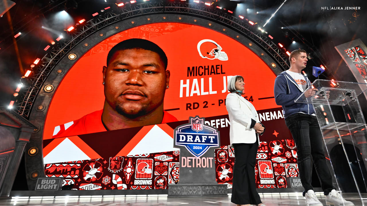 Former Browns player Carl Nassib announces Cleveland’s second-round pick