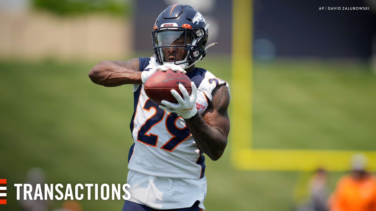 Browns sign Faion Hicks