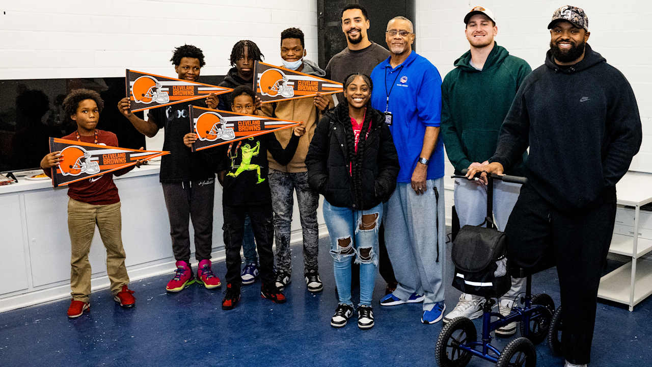 Maurice Hurst II and Browns defensive line fund renovation of computer ...