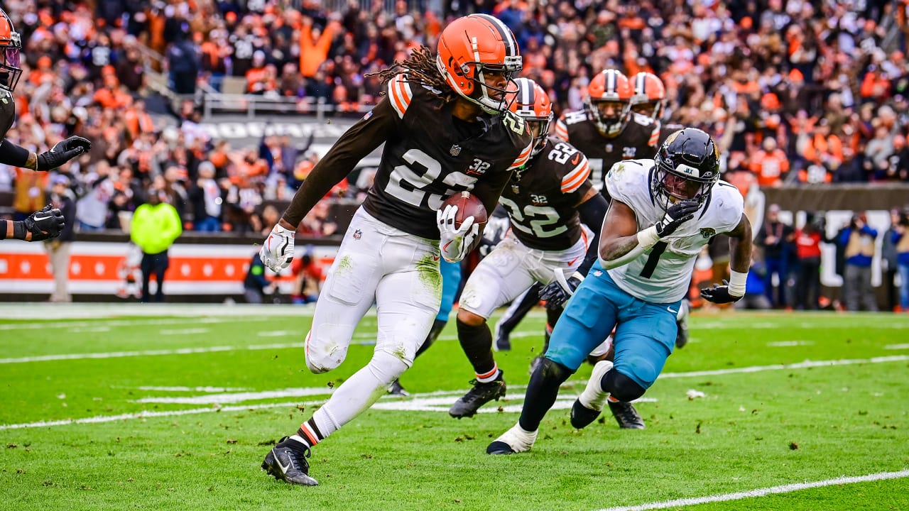 Martin Emerson has All-Pro type performance against Jaguars in Week 14