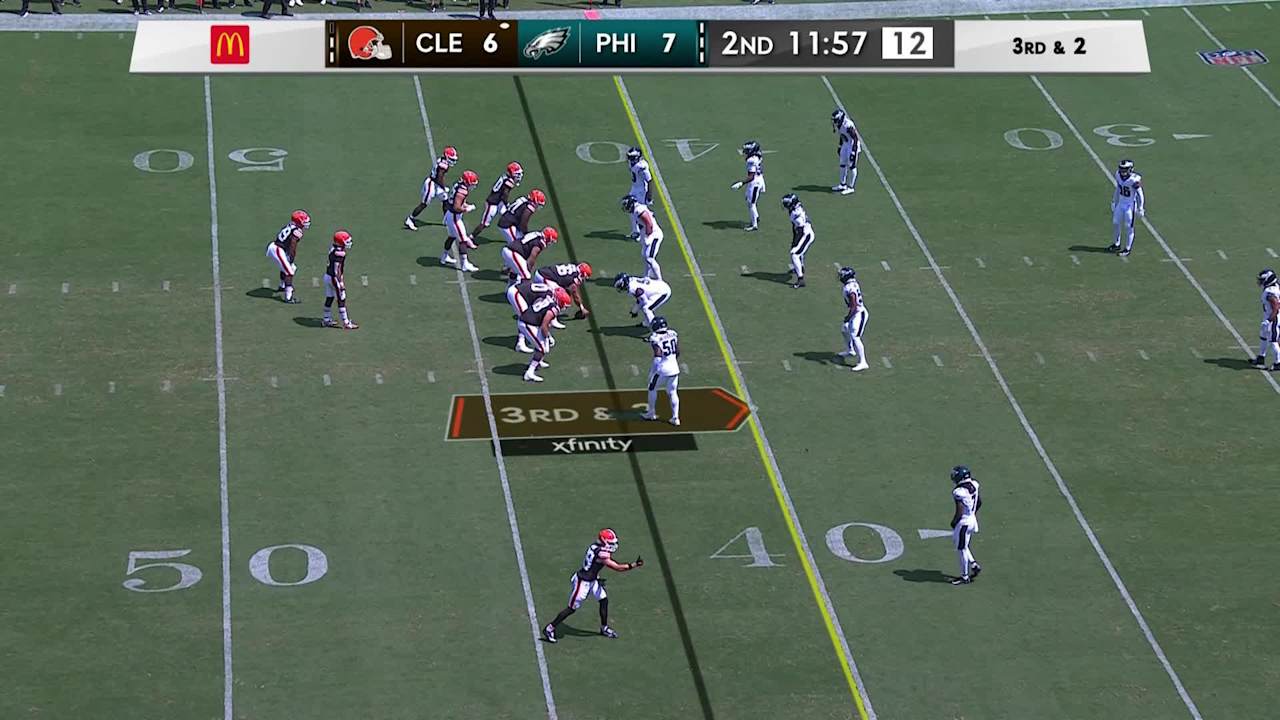 Ahmani Marshall rips off 14 yards on a third-down run