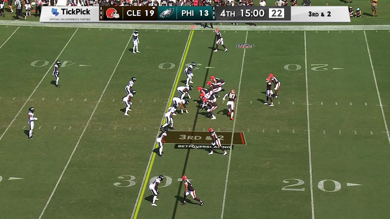 Can't-Miss Play: Strong starts the fourth quarter with a 54-yard sprint