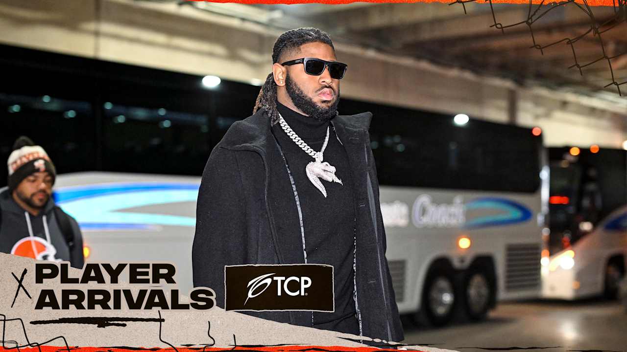 Browns Arrive for Gameday vs. Bears for 2025 Week 15