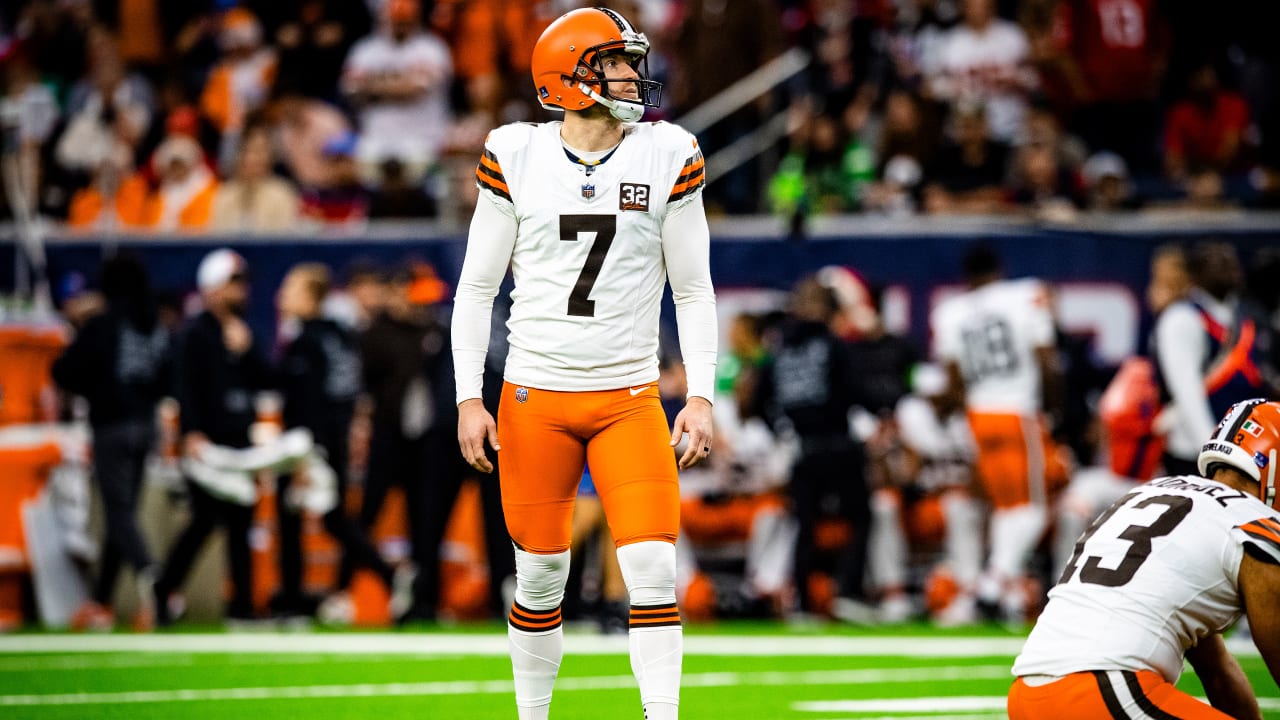 K Dustin Hopkins “unlikely” to kick this week against Houston