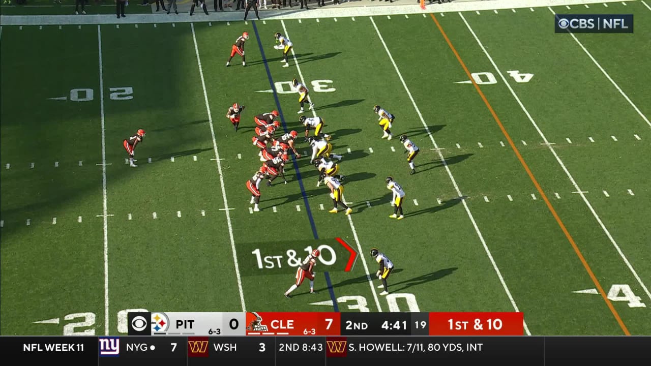 Cedric Tillman goes 8 yards via end around play with blocking help from DTR