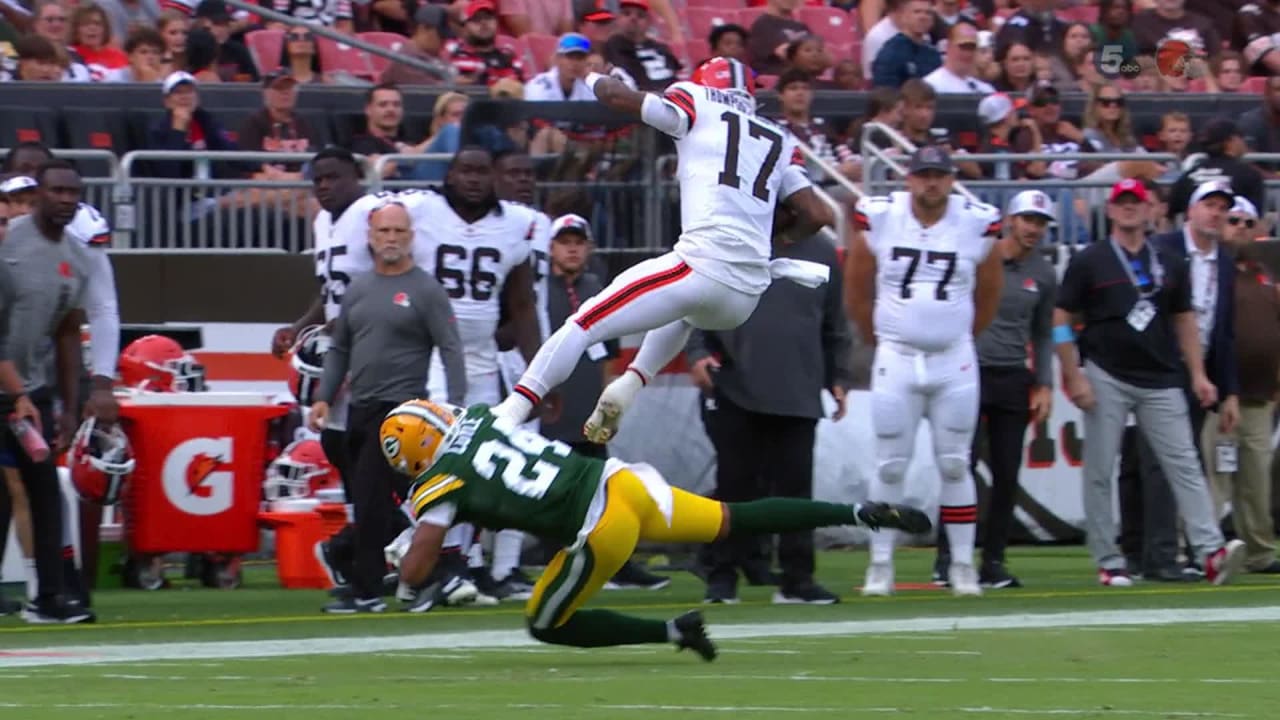 Dorian Thompson-Robinson hurdles Packers defender to gain first-down ...
