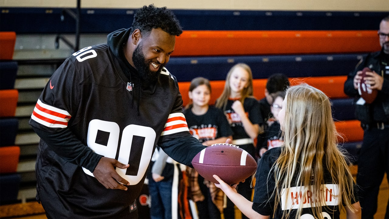 Browns Flag-in-Schools Program Launches in Three Districts