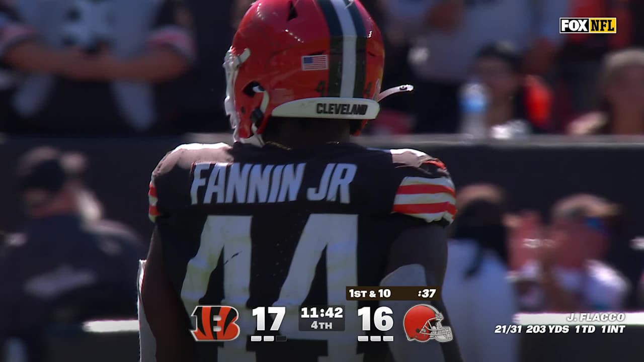 Harold Fannin Jr.'s 22-yard reception comes via Flacco's athletic bout
