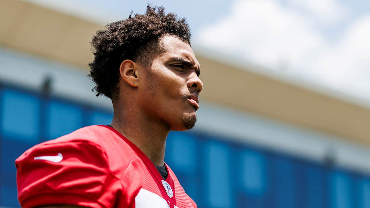 Jacob Parrish Impresses Early in Minicamp with Ball Skills and Speed