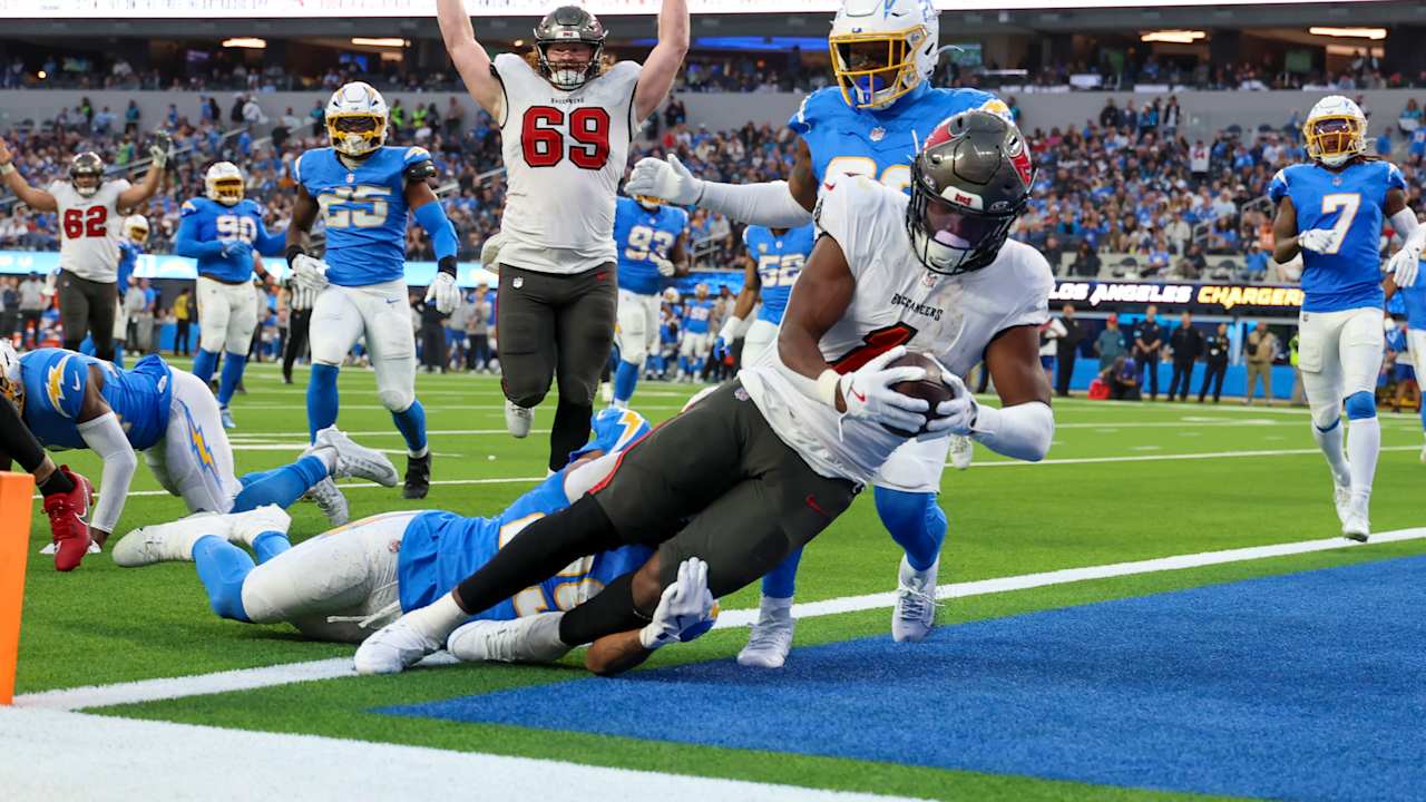 HIGHLIGHTS: Buccaneers Defeat Los Angeles Chargers 40-17 in Week 15