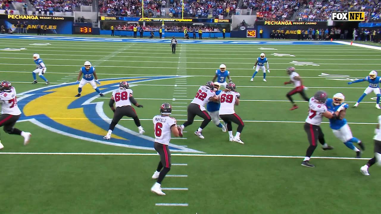 QB Baker Mayfield Rushes for 21 Yards vs. Chargers