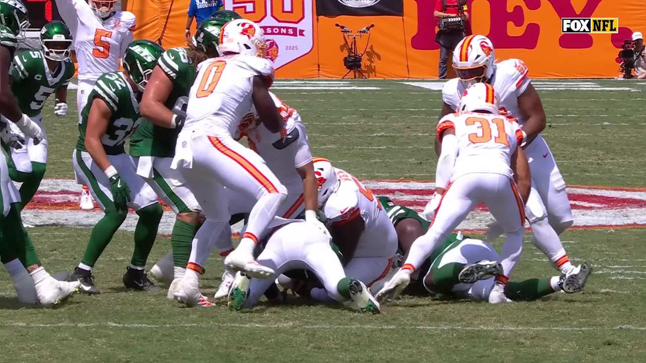 HIGHLIGHT: Vita Vea & Antoine Winfield Jr. Get Turnover vs. Jets