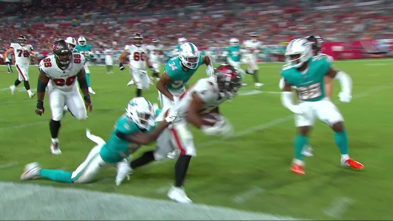 HIGHLIGHT: Sean Tucker Takes A Pass Up Sideline