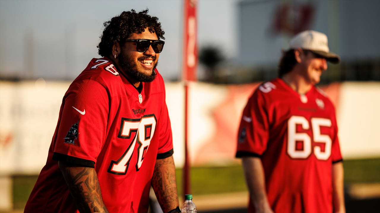 Photos: Bucs Turkey Time with the Offensive Line 2025