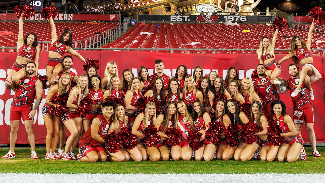 Photos: Bucs Cheerleaders from Panthers vs. Bucs | Week 18 2025