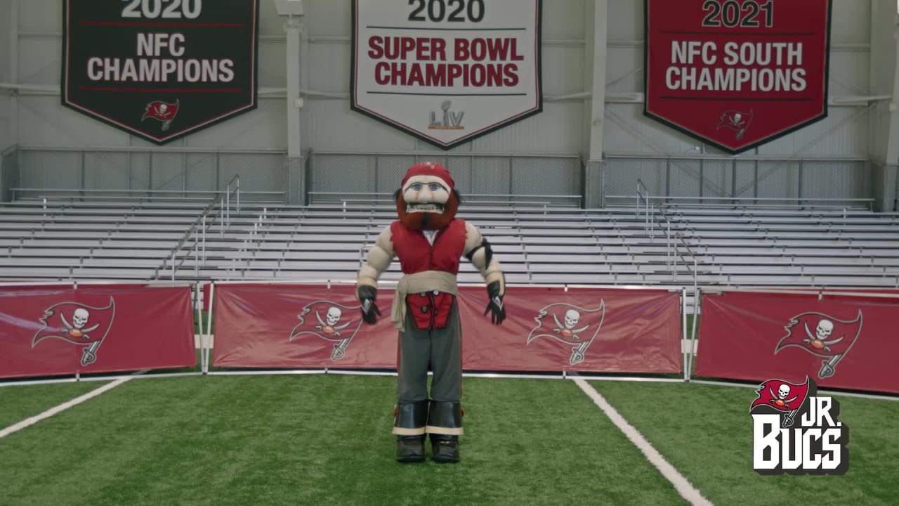 Bucs Jr. Pirate Planks with K.J. Britt & Captain Fear