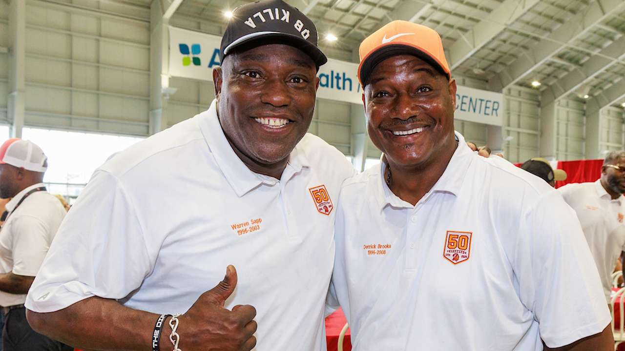 Photos: Bucs Legends Return for 50th Season Game