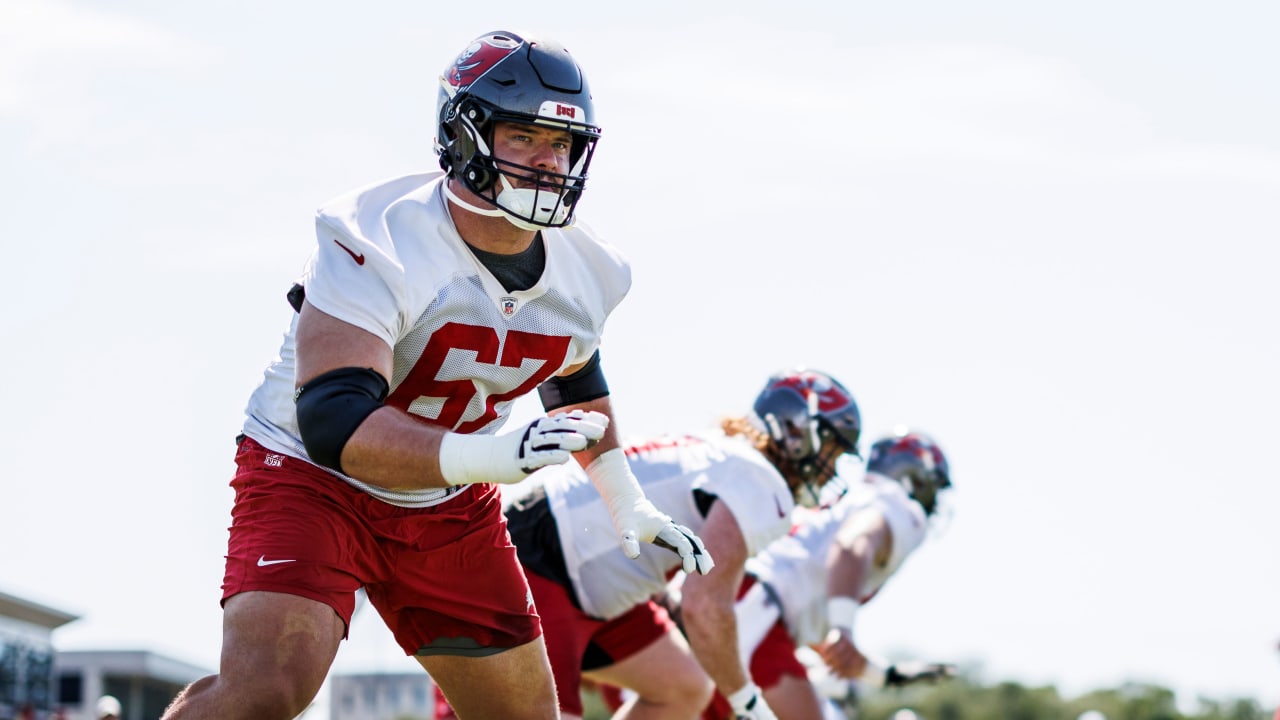 T Luke Goedeke Talks Tampa Bay Buccaneers O-Line Strength For 2024