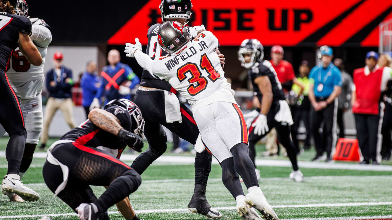 S Antoine Winfield Jr. Strip Sack | Highlight