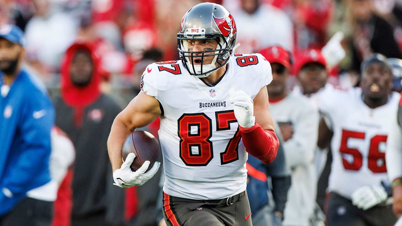 My Toughest Omission | Voters for "Top 50 Tampa Bay Buccaneers" Reveal ...