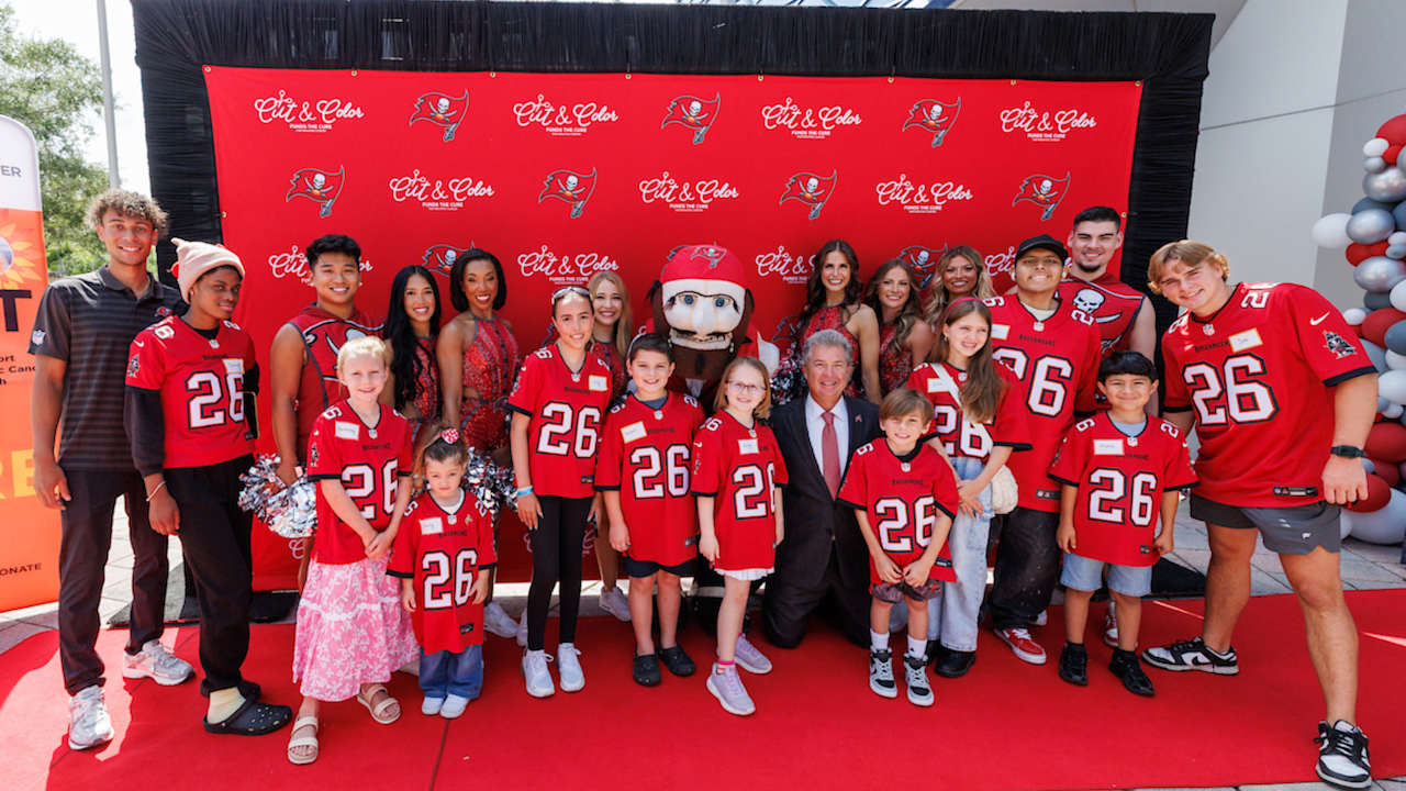 Photos: Buccaneers 12th Annual Cut and Color Funds the Cure