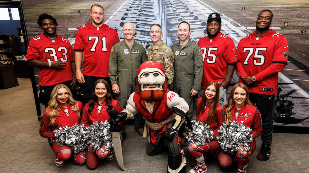Photos: Bucs Visit MacDill Air Force Base