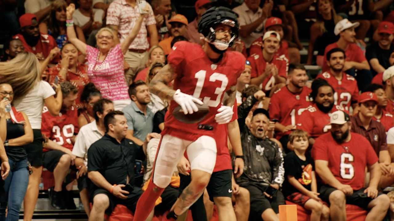 Baker Mayfield Keeps Play Alive, Finds Mike Evans on Sideline | 2025 Training Camp Highlight