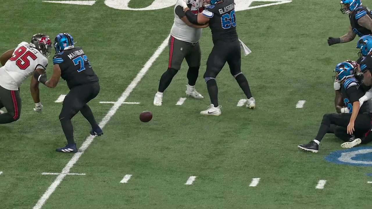 HIGHLIGHT: Elijah Roberts Recovers Yaya Diaby Forced Fumble vs. Lions