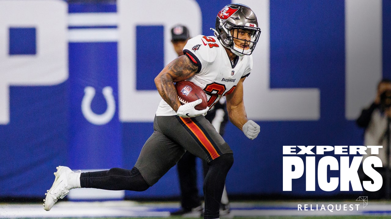Experts Predict Who Will Win Between the Tampa Bay Buccaneers and Indianapolis Colts in Week 12 ...
