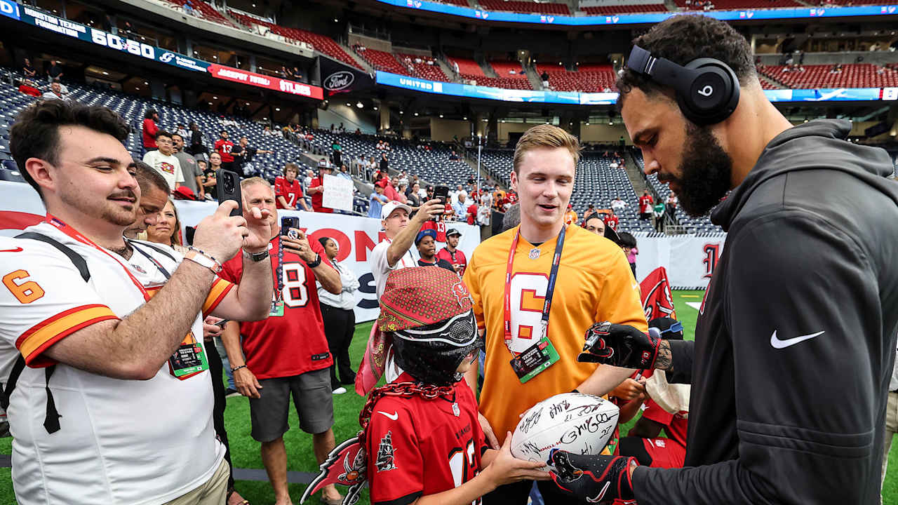 Bucs vs. Texans Pregame | Photos