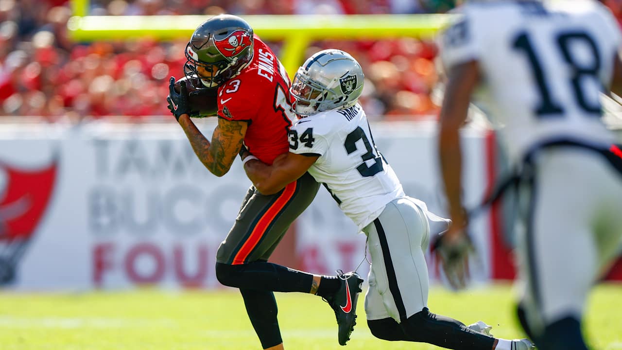 Photos From Raiders vs. Bucs | Week 14 2024